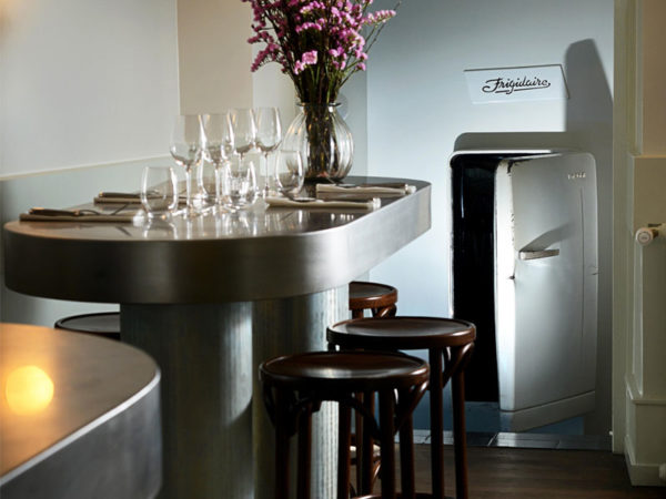 12 Bars et Restaurants Insolites et Cachés à Genève