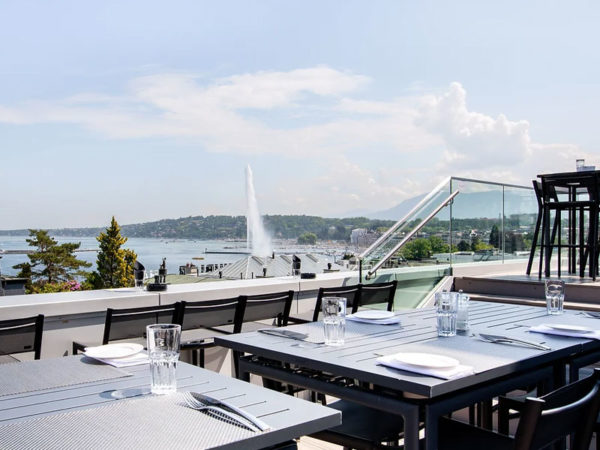 12 Bars et Restaurants Insolites et Cachés à Genève